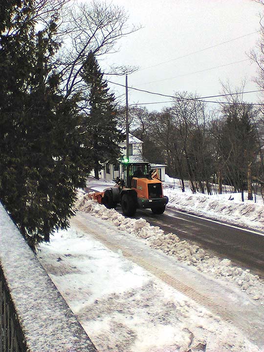 Snowbank cutting | News, Sports, Jobs - The Mining Gazette